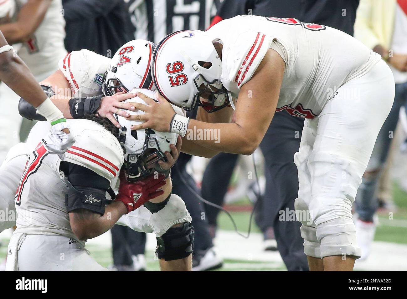 DETROIT, MI - NOVEMBER 30: Northern Illinois Huskies linebacker Kyle ...