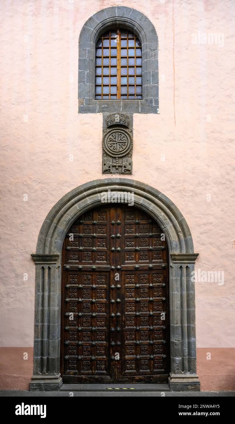 Dominican order coat of arms hi-res stock photography and images - Alamy