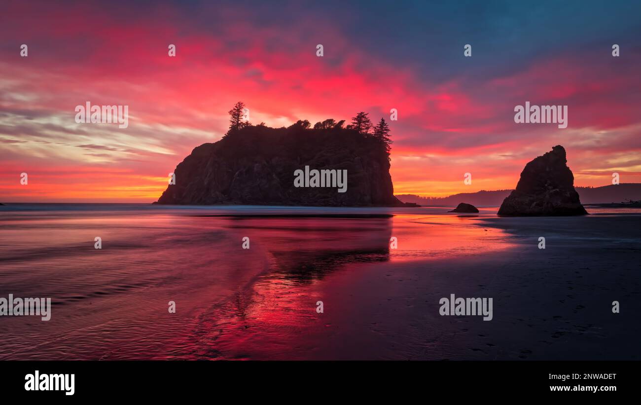 Washington state coast sunset hi-res stock photography and images - Alamy