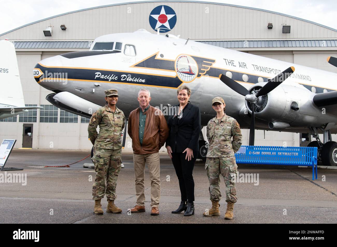 Amc outstanding achievement award for occupational safety hi-res stock photography and images ...