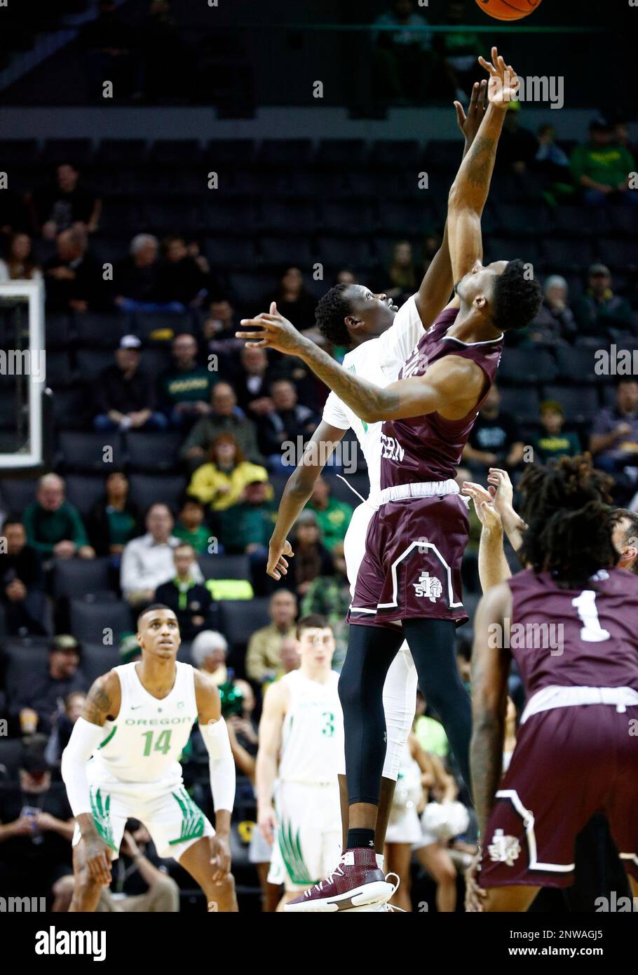 November 26, 2018: Oregon Ducks center Bol Bol (1) goes up against ...
