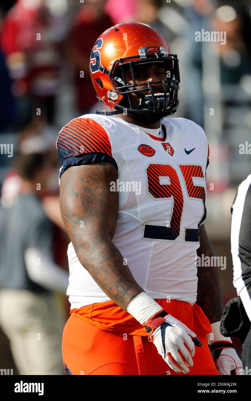 CHESTNUT HILL, MA - NOVEMBER 24: Syracuse Orange defensive lineman ...