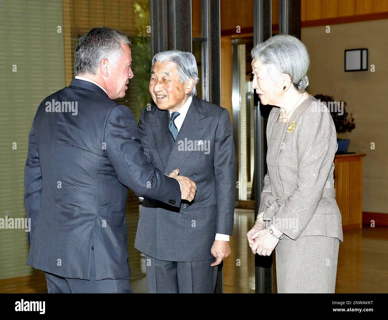 Japan's Emperor Akihito and Empress Michiko welcome Jordan's King ...
