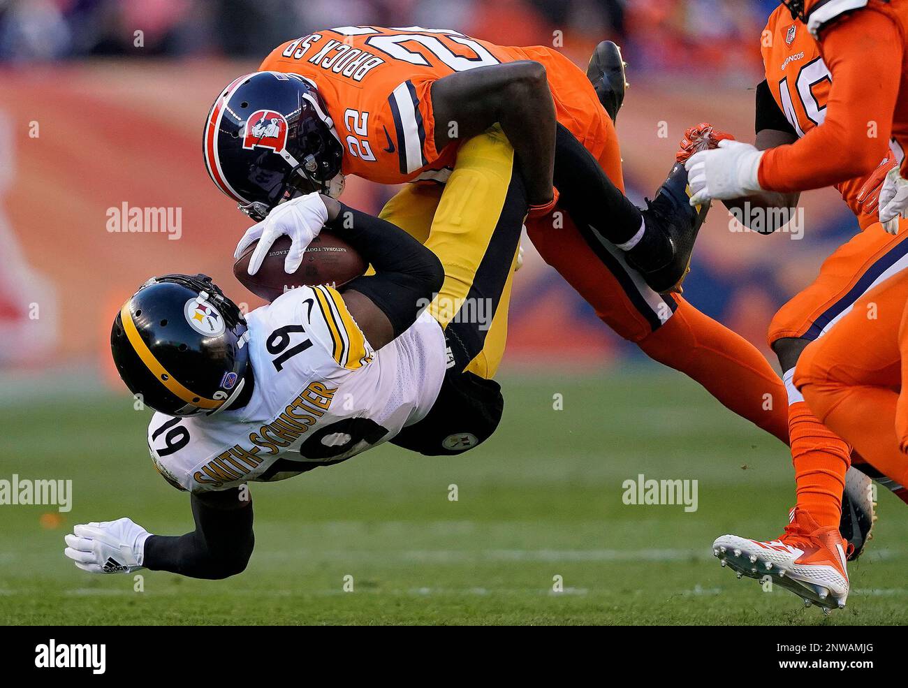 Pittsburgh Steelers wide receiver JuJu Smith-Schuster (19) is hit by ...