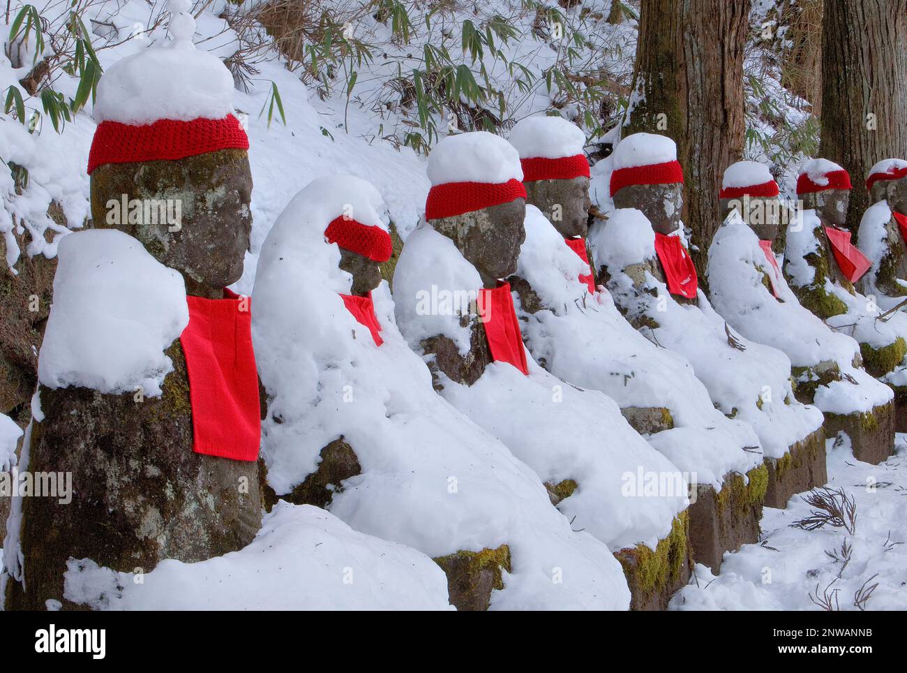 Narabijizo, Bakejizo, jizo stone statues,buddhist guardian deities in ...