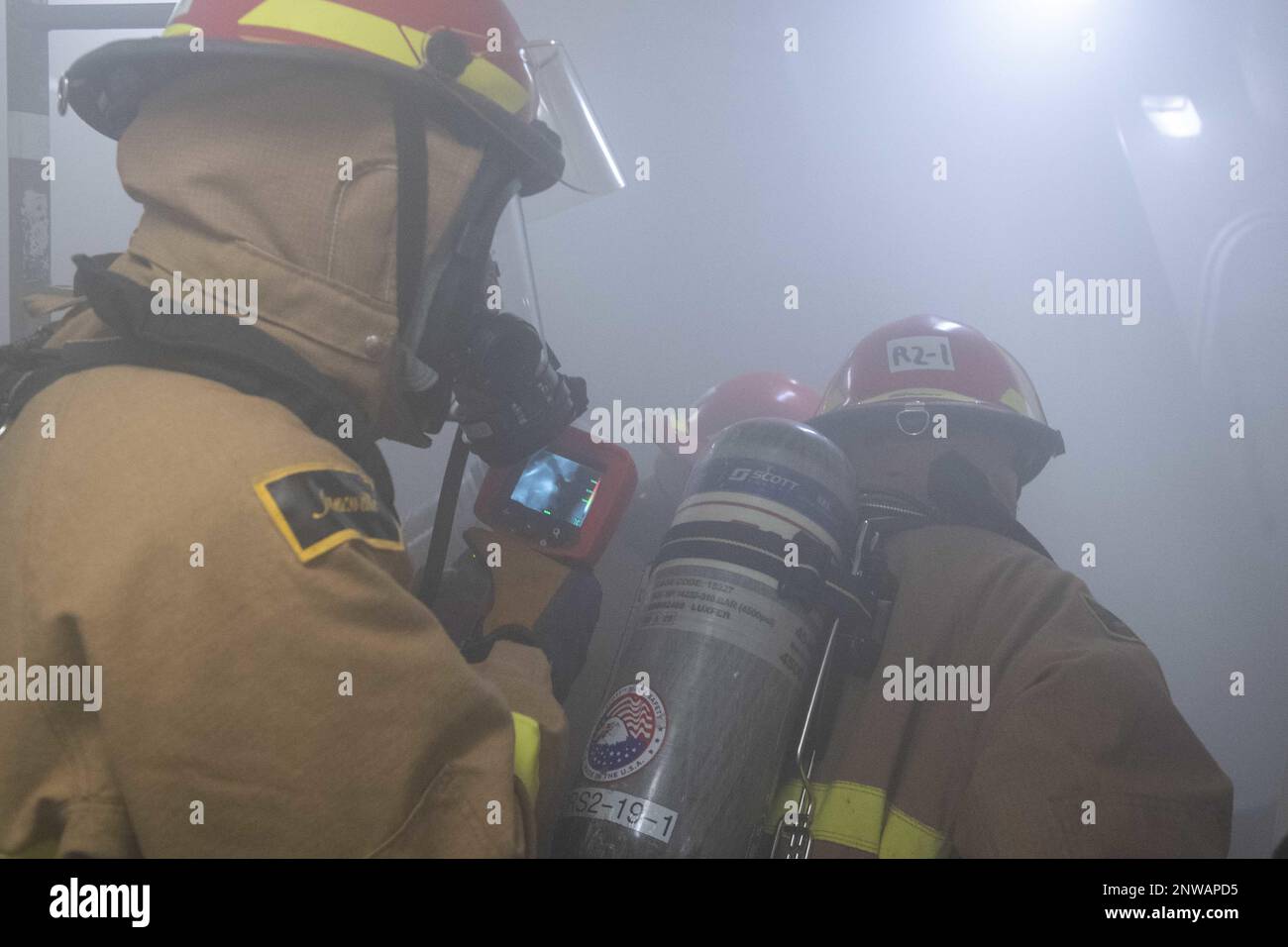 Naval firefighting thermal imager nfti hi-res stock photography and ...