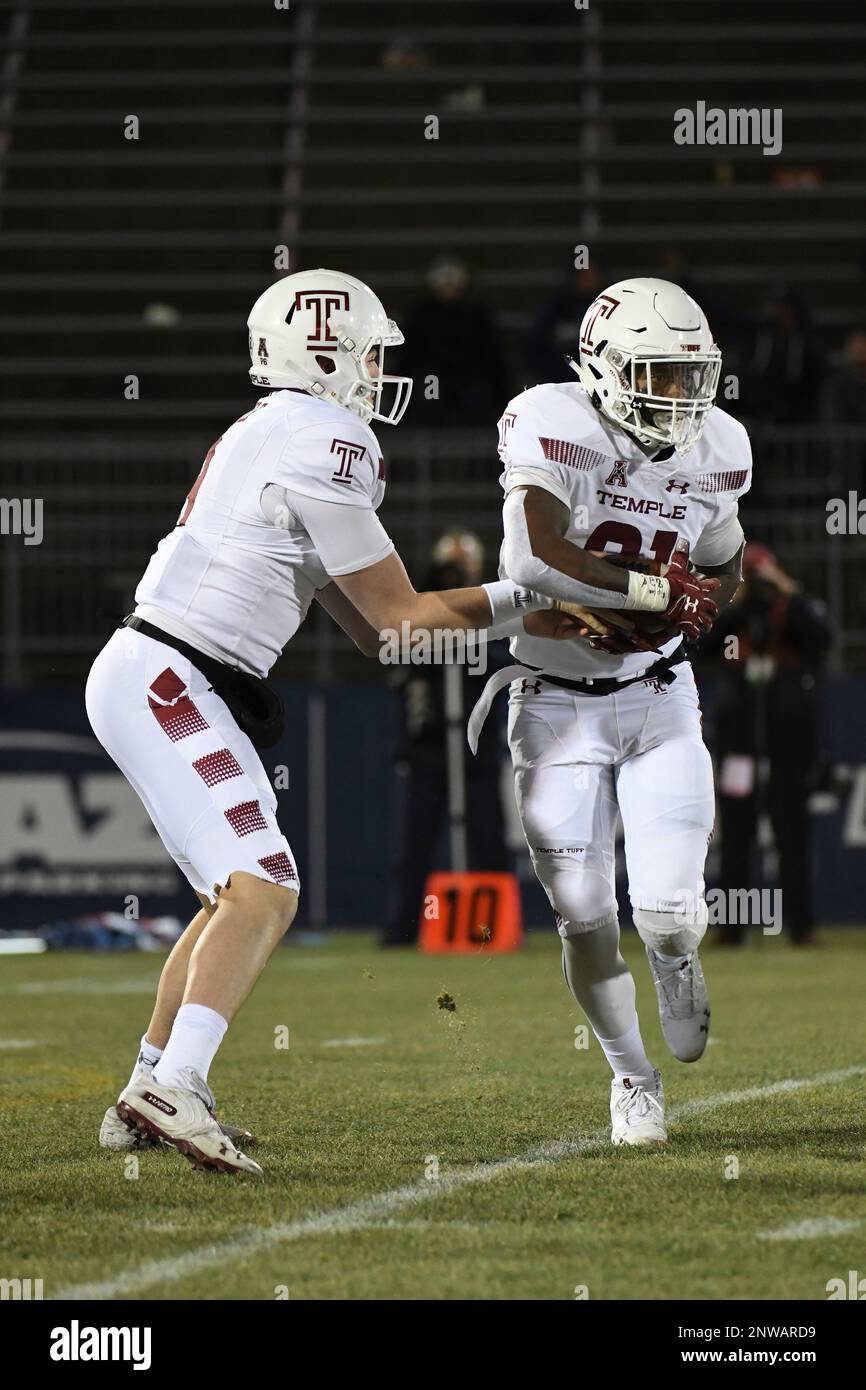 EAST HARTFORD, CT - NOVEMBER 24: Temple Owls quarterback Frank Nutile ...
