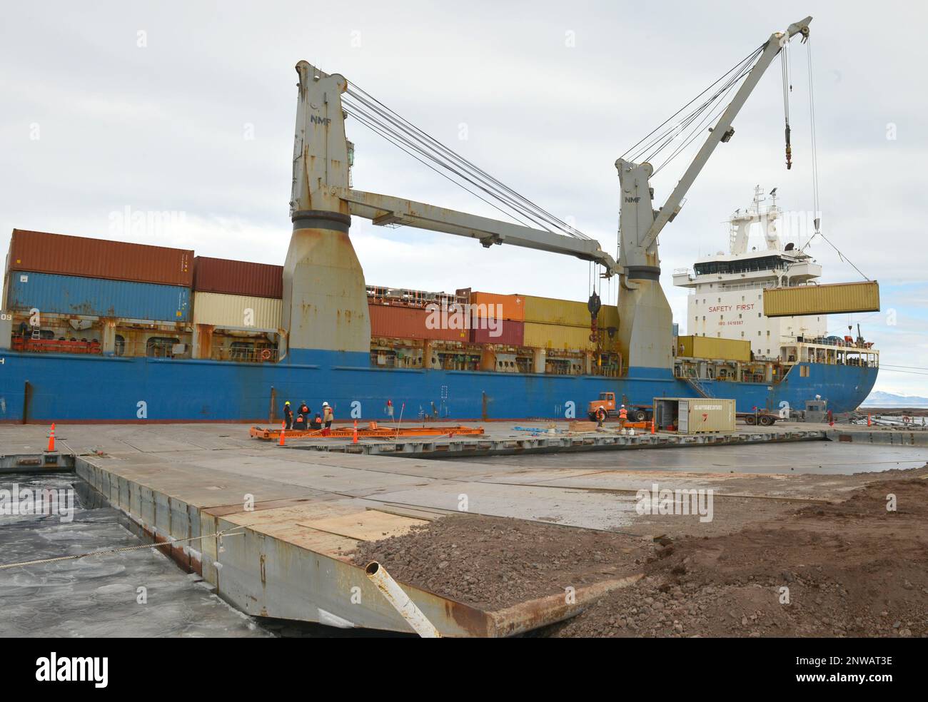 230217-N-NX070-1039 Sailors from Navy Cargo Handling Battalion (NCHB) 1 ...