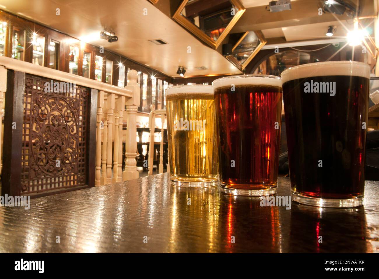 Irish style bar hi-res stock photography and images - Alamy