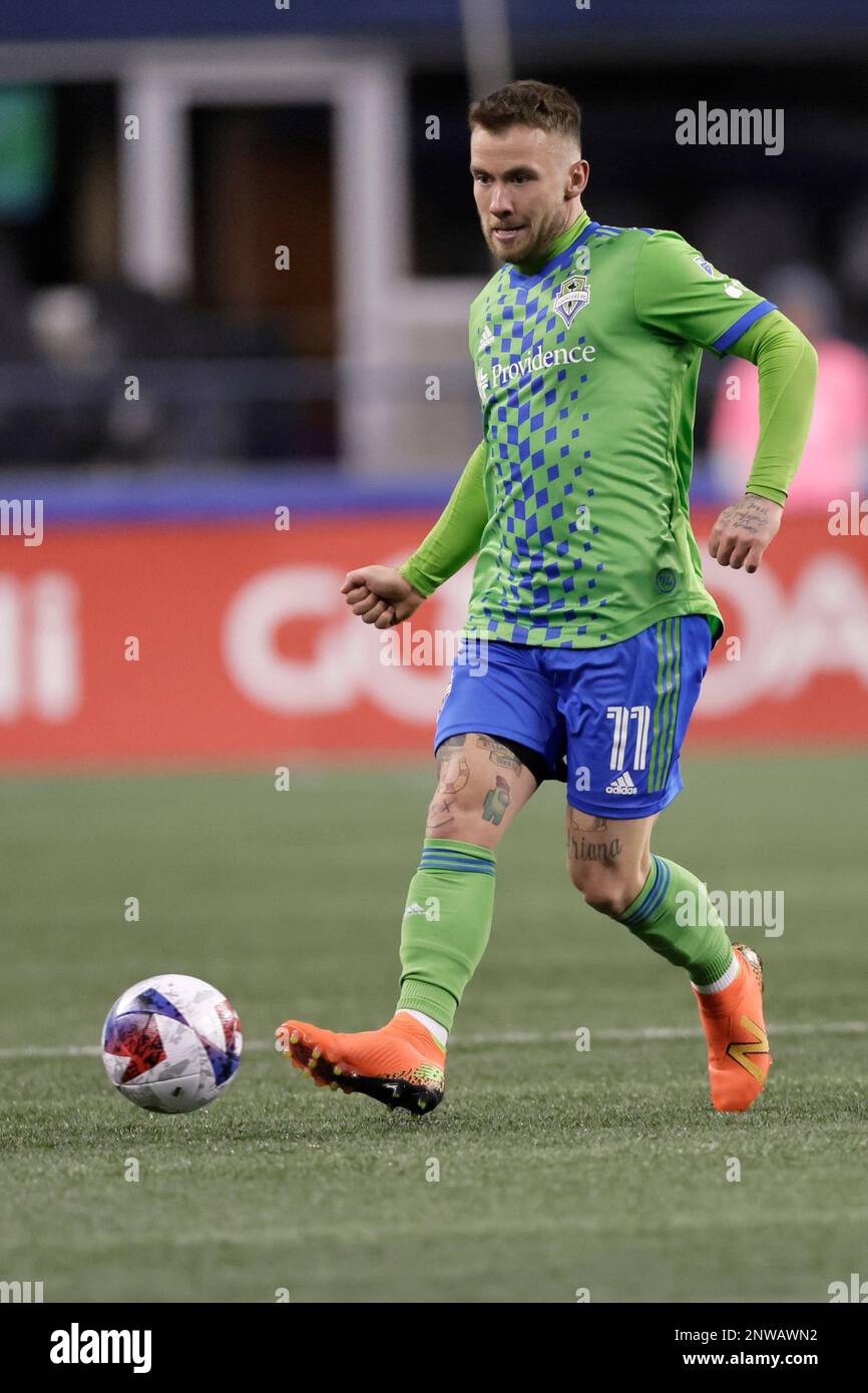 Seattle Sounders midfielder Albert Rusnak controls the ball running on ...