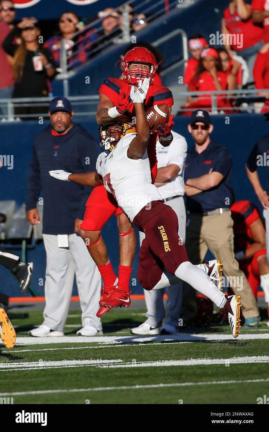 TUCSON, AZ - NOVEMBER 24: Arizona Wildcats wide receiver Shawn ...