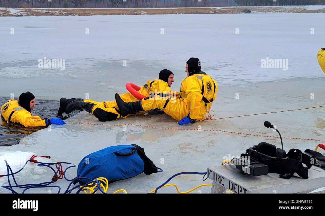 Technical rescue and dive team hi-res stock photography and images - Alamy