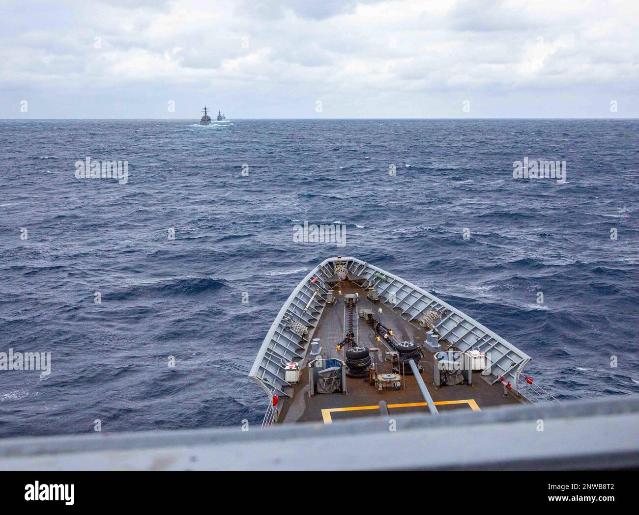 230116-N-NY362-1045 PHILIPPINE SEA (Jan. 16, 2023) Ticonderoga-class ...