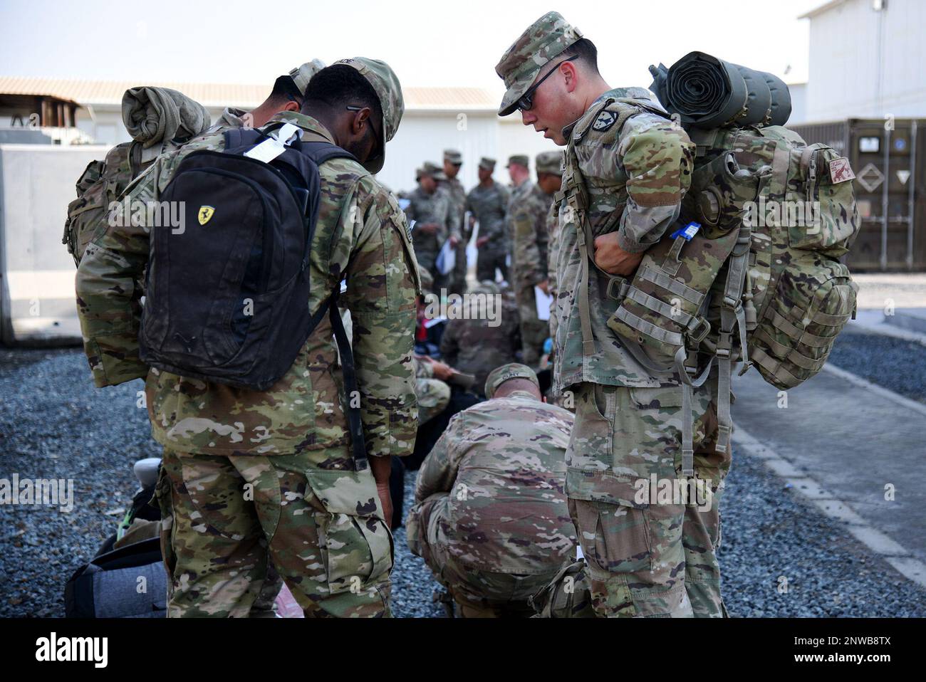 U.S. Army soldiers from the 4th Battalion 3rd Air Defense Artillery ...