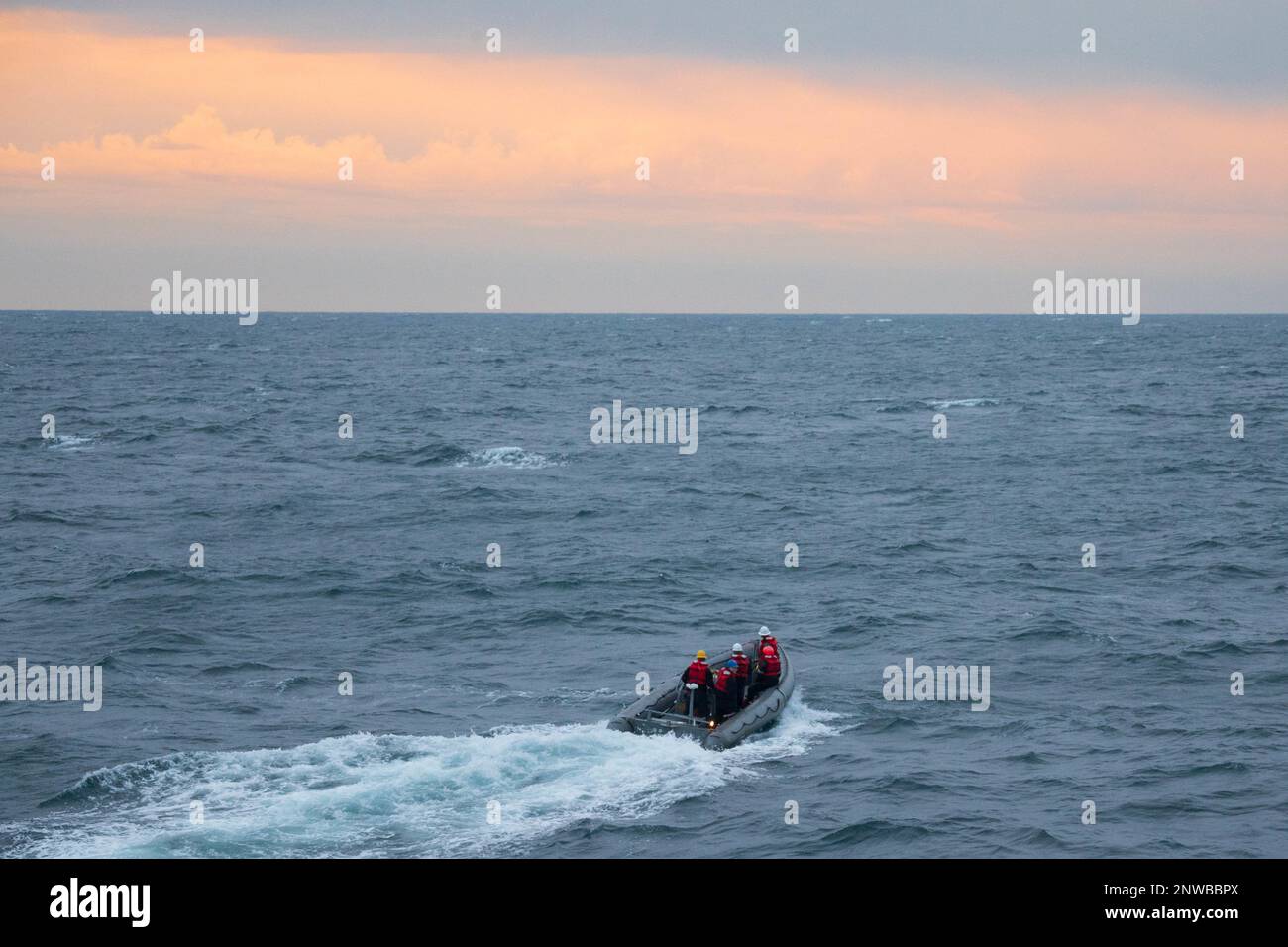 Small boat training evolution hi-res stock photography and images - Alamy