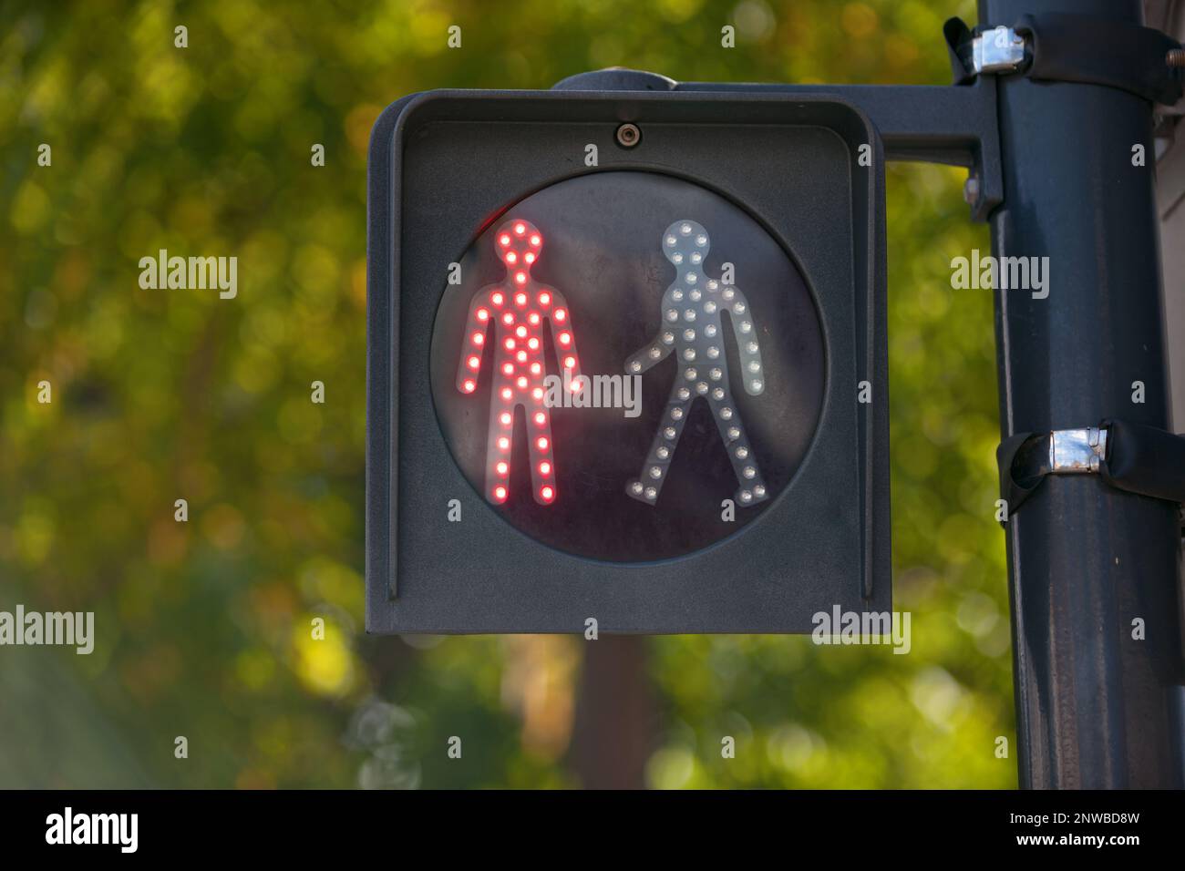 Pedestrian red light hi-res stock photography and images - Alamy