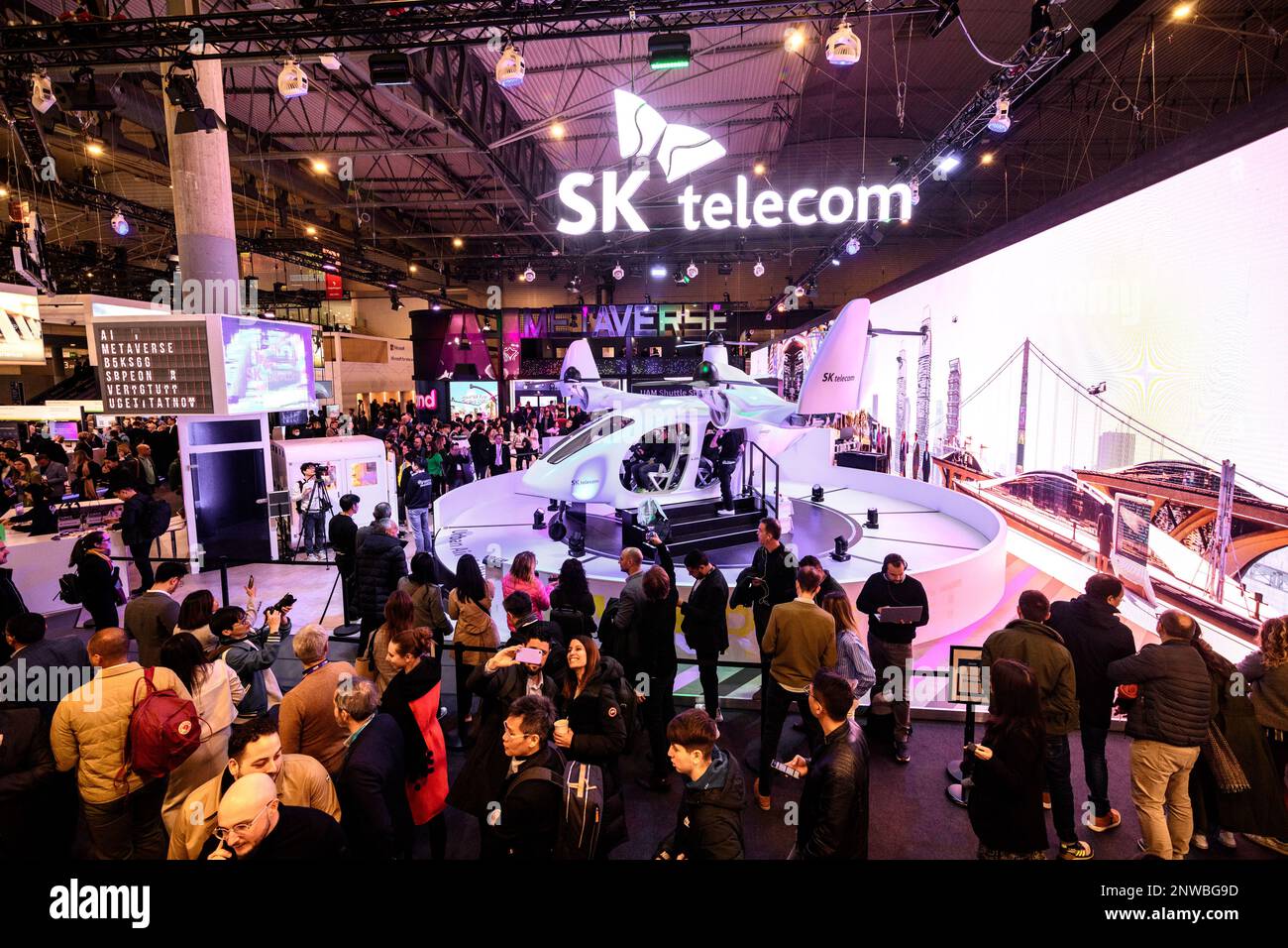 Telecom stand hi-res stock photography and images - Alamy