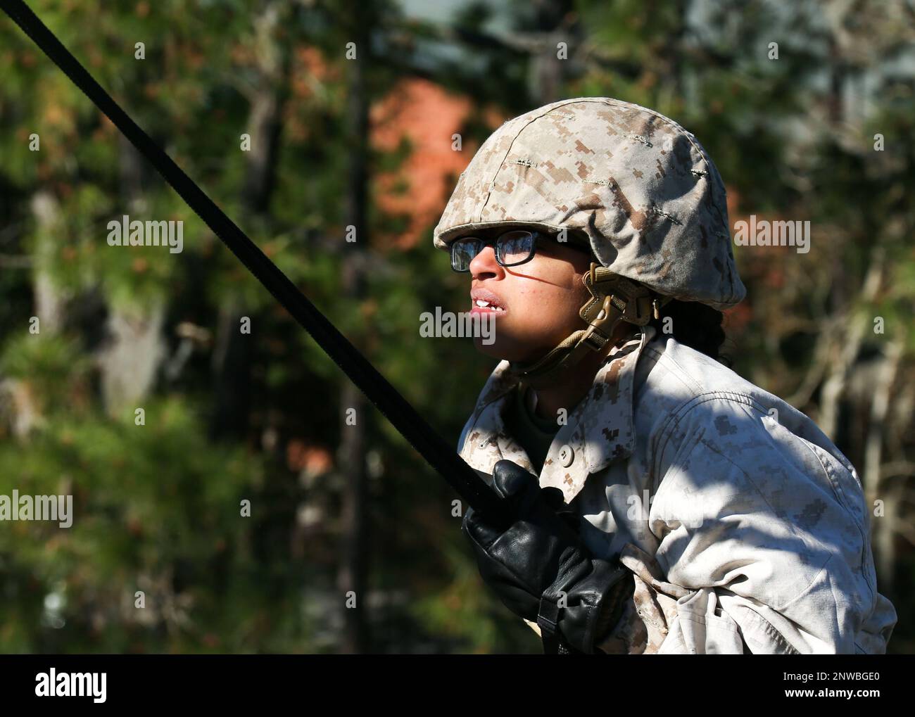 U.S. Marine Corps recruits with Hotel Company, 2nd Recruit Training ...