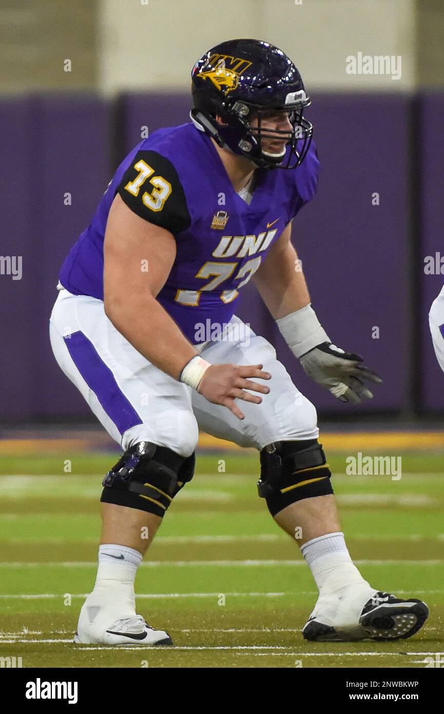 CEDAR FALLS, IA - NOVEMBER 17: Northern Iowa Panthers offensive lineman ...