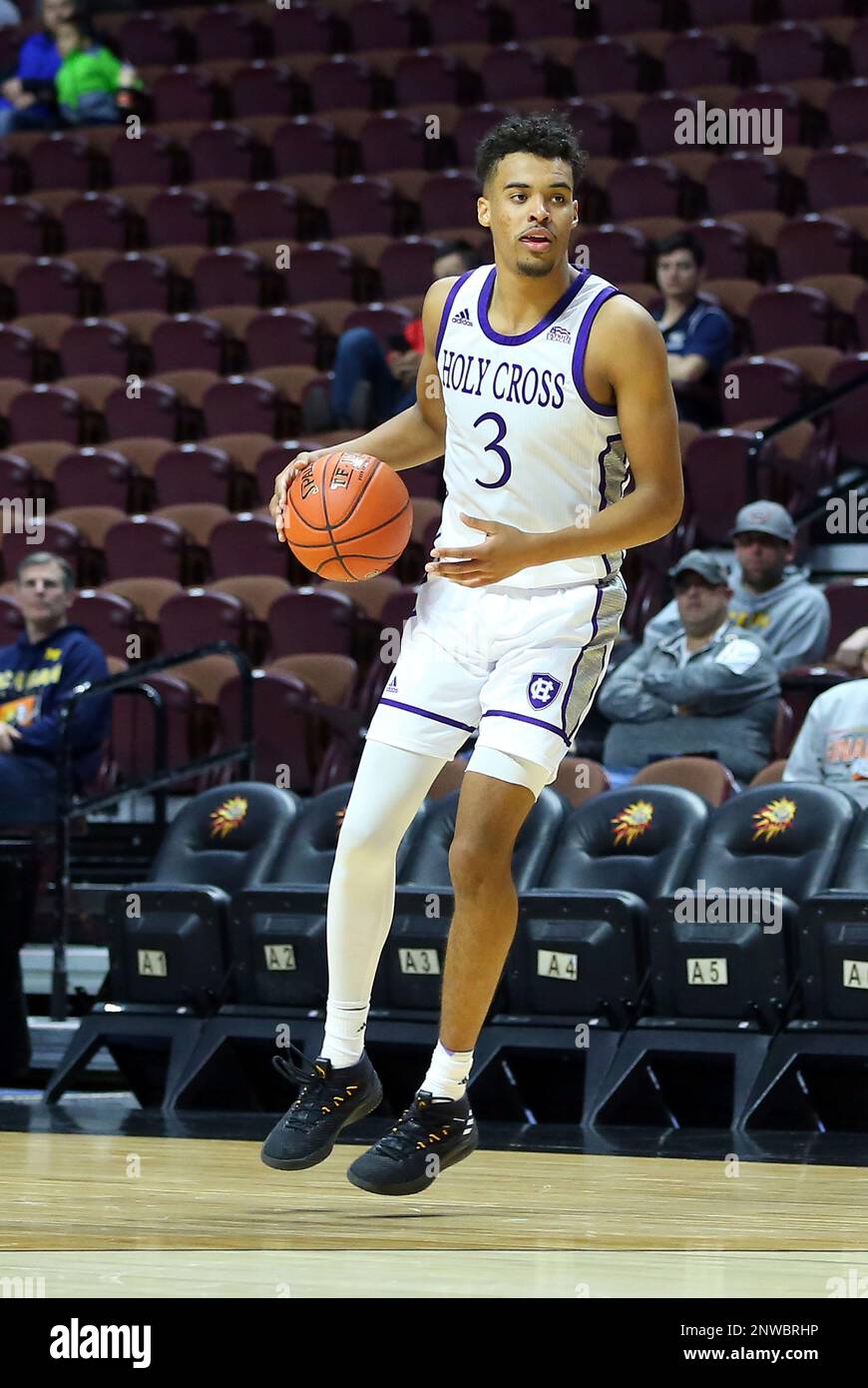 Holy Cross Crusaders Basketball