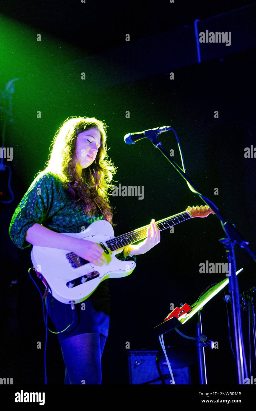 Alaska reid musician hi-res stock photography and images - Alamy