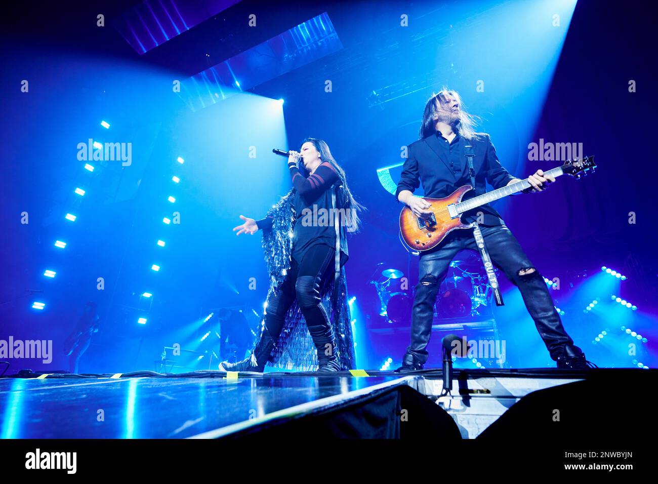 Evanescence on stage hi-res stock photography and images - Alamy