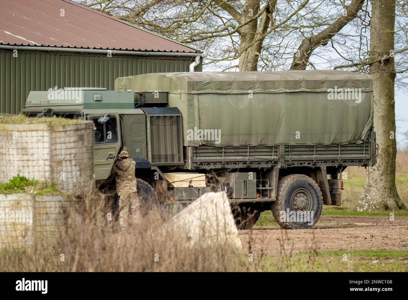 British army vehicle foxhound hi-res stock photography and images - Alamy