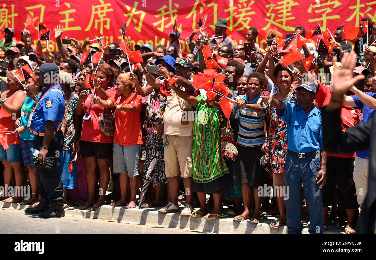 Crowds wave as Chinese President Xi Jinping arrives for his visit to ...