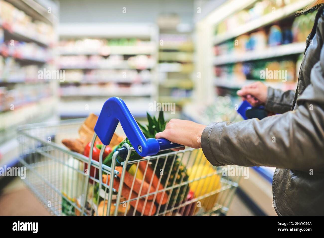 Filling cart hi-res stock photography and images - Alamy