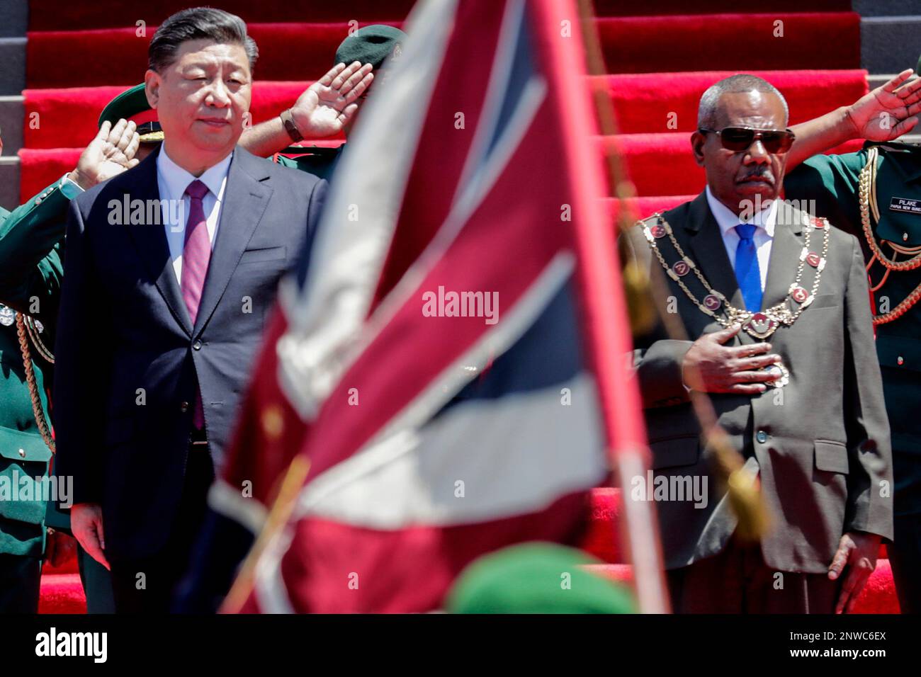 Chinese President Xi Jinping, left, and Papua New Guinea's Governor ...