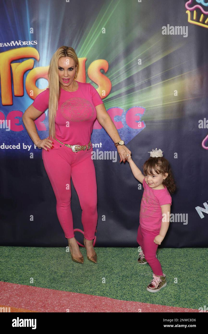 Photo by: John Nacion/STAR MAX/IPx 2018 11/14/18 Coco Austin and Chanel ...