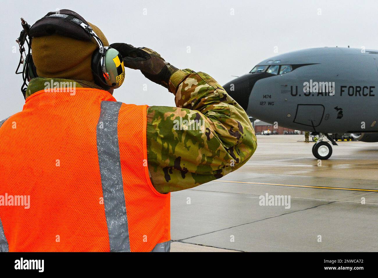 Senior Airman Blake Dew, crew chief with the 191st Aircraft Maintenance ...