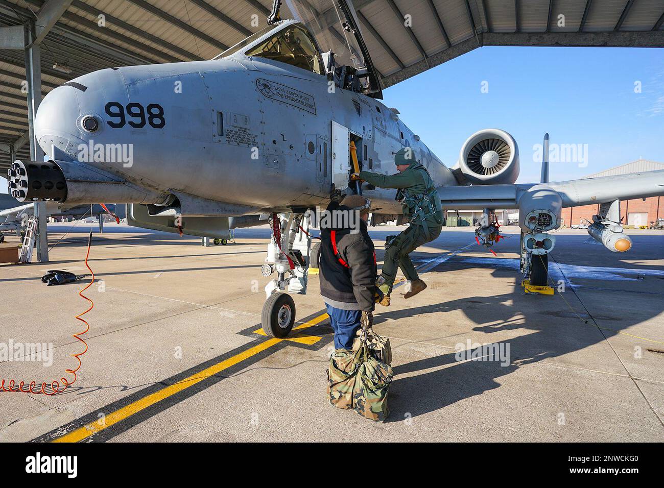 A pilot with the 107th Fighter Squadron, Selfridge Air National Guard ...