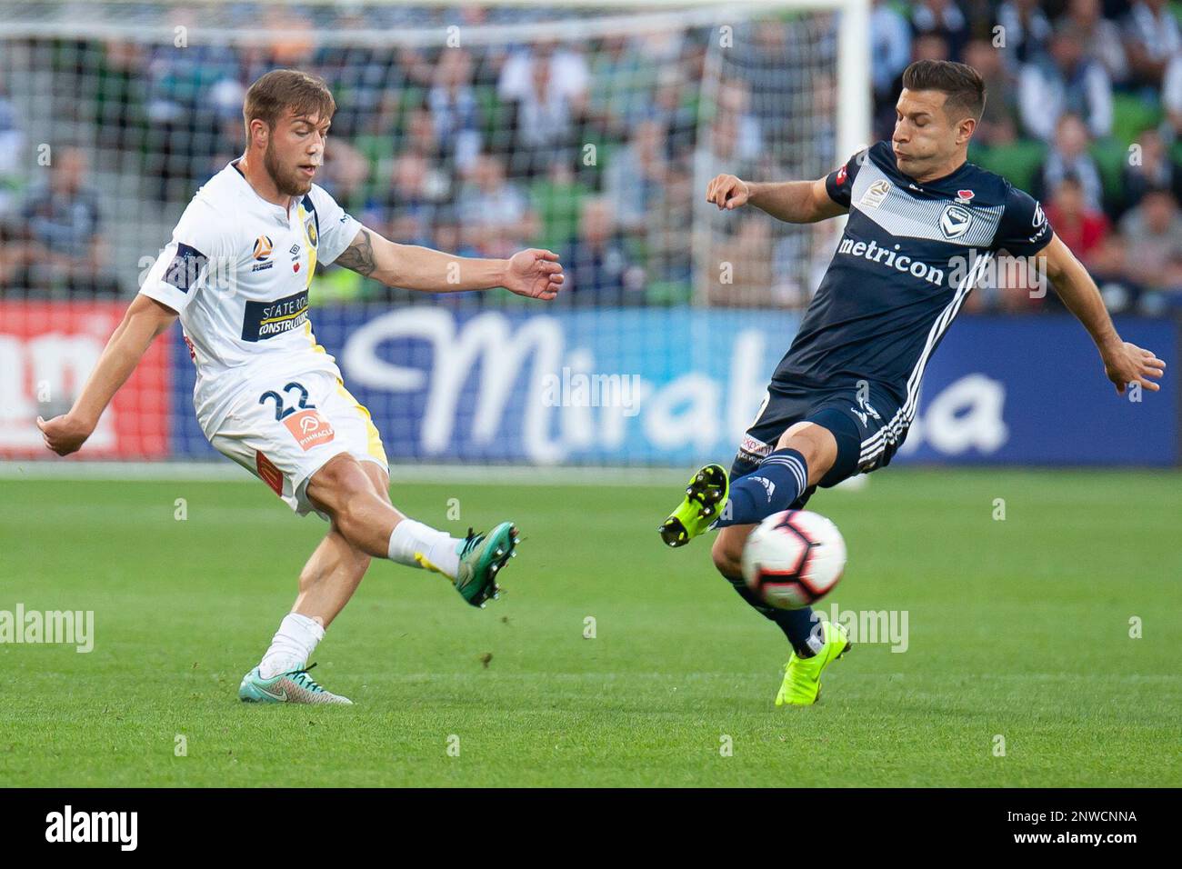MELBOURNE, AUSTRALIA - NOVEMBER 11: Central Coast Mariners midfielder ...