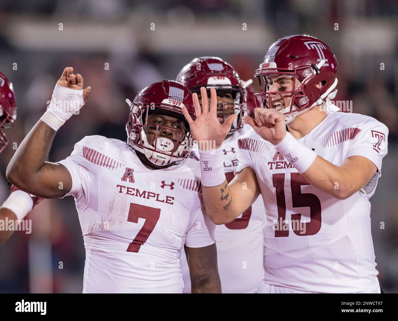 Temple Owls running back Ryquell Armstead (7) and quarterback Anthony ...
