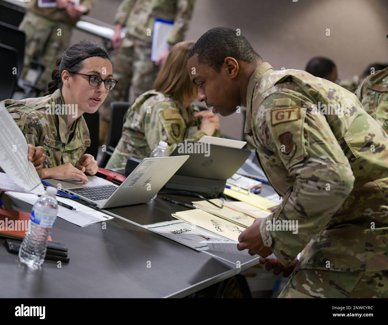 Check in process hi-res stock photography and images - Alamy