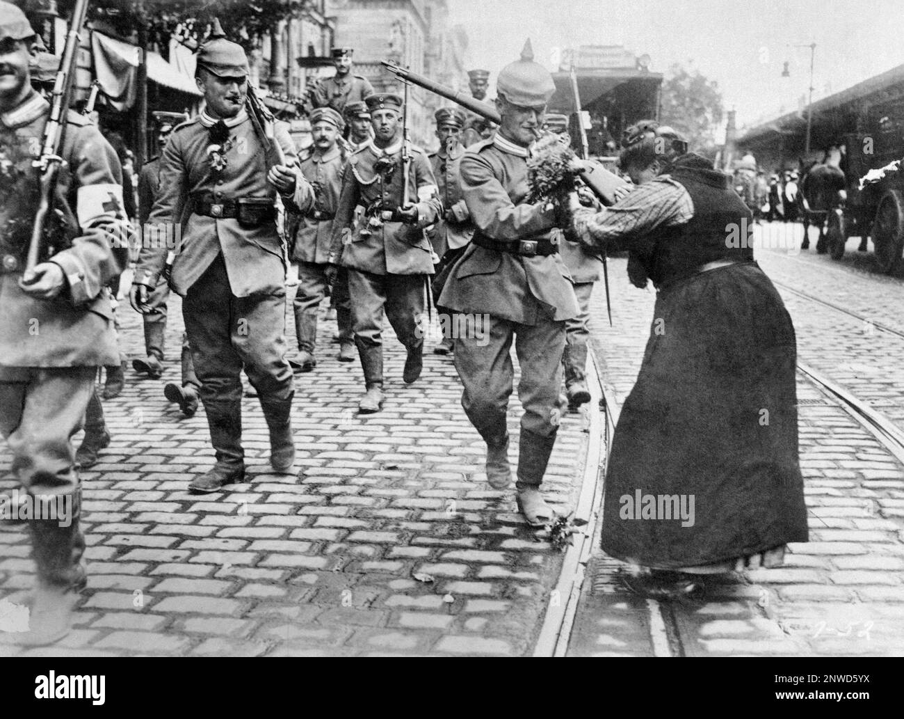 FOUR OF ONE HUNDRED PHOTOS WORLD WAR ONE CENTENARY TIMELINE-In this ...
