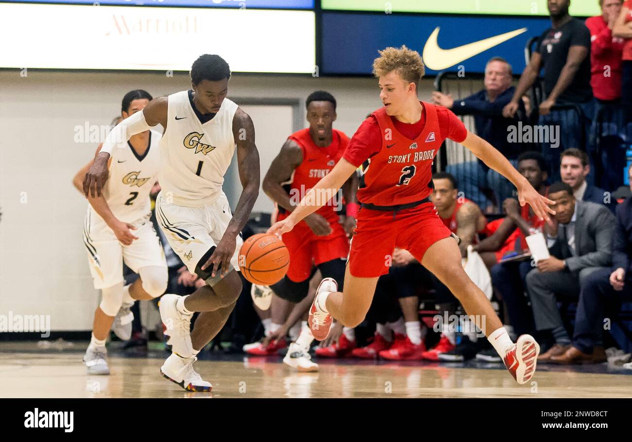 WASHINGTON, DC - NOVEMBER 06 2018: George Washington Colonials guard ...