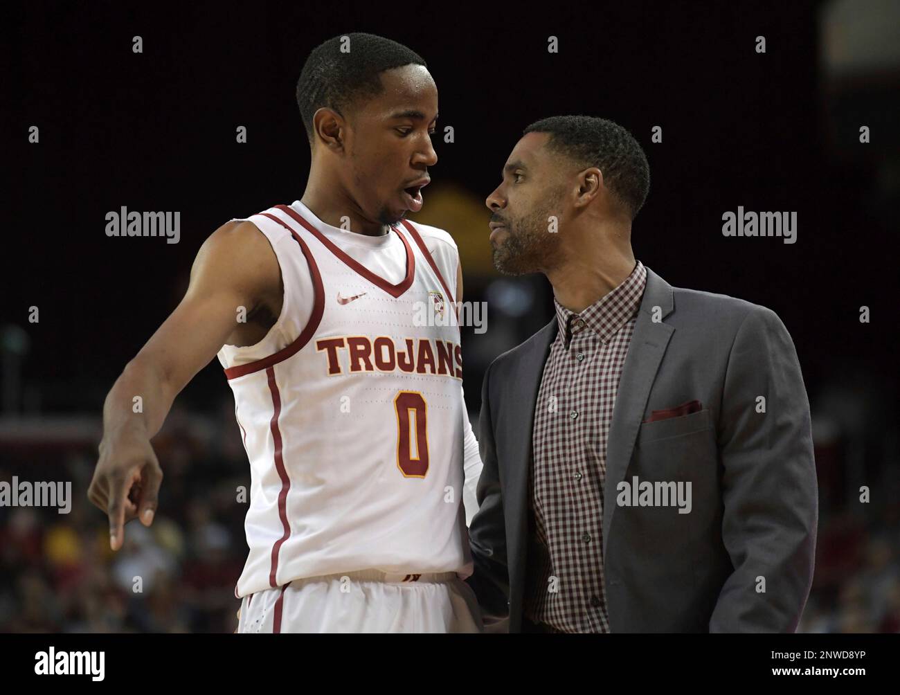 Southern California Trojans guard Shaqquan Aaron (0) talks with ...