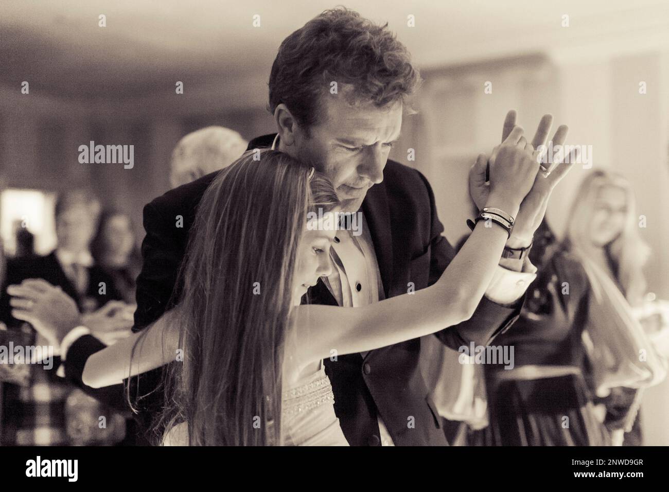 Daddy daughter dance Stock Photo - Alamy