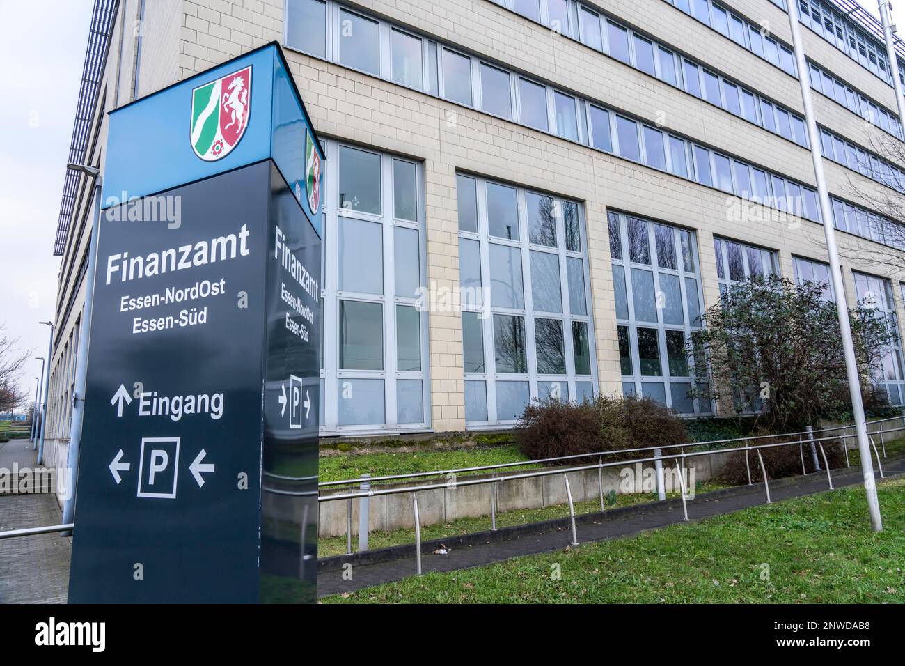 Home office lump sum hi-res stock photography and images - Alamy