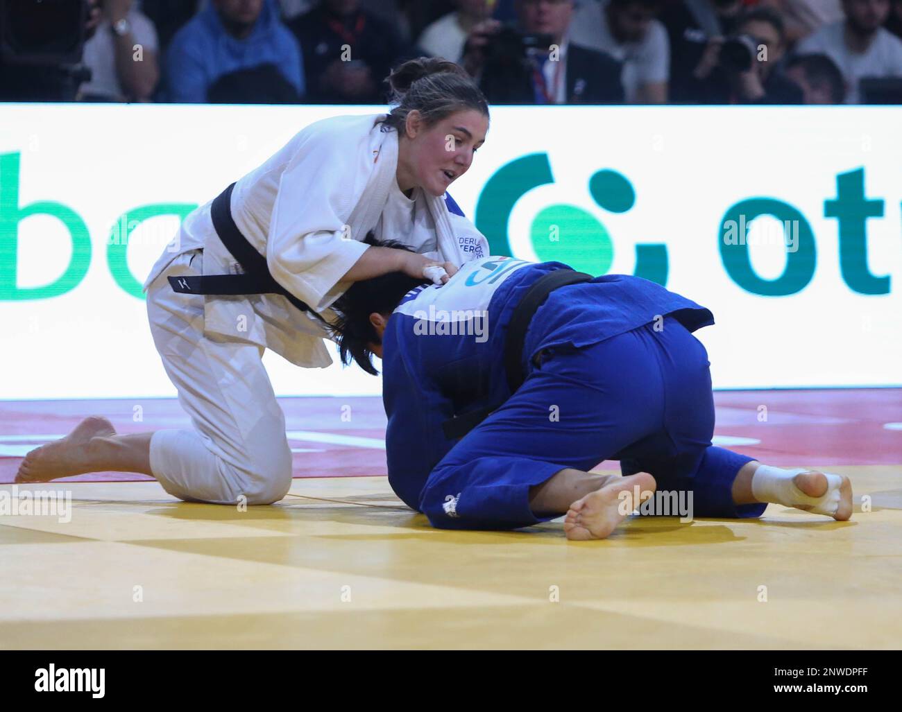 STEENHUIS GUUSJE of NETHERLANDS and YOON HYUNJI of REPUBLIC OF KOREA ...