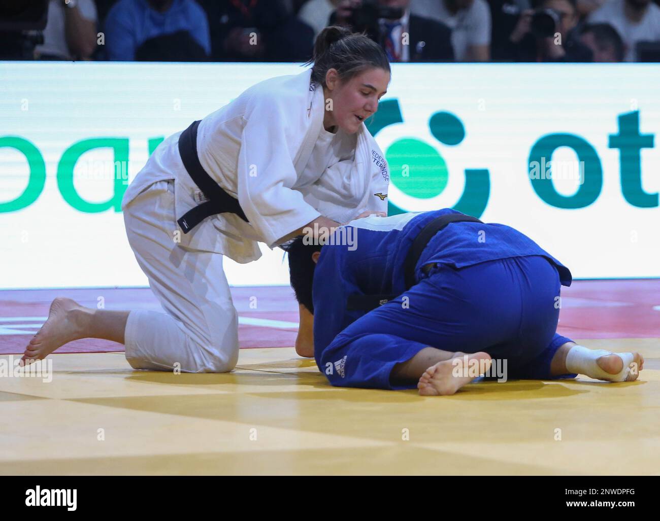 STEENHUIS GUUSJE of NETHERLANDS and YOON HYUNJI of REPUBLIC OF KOREA ...