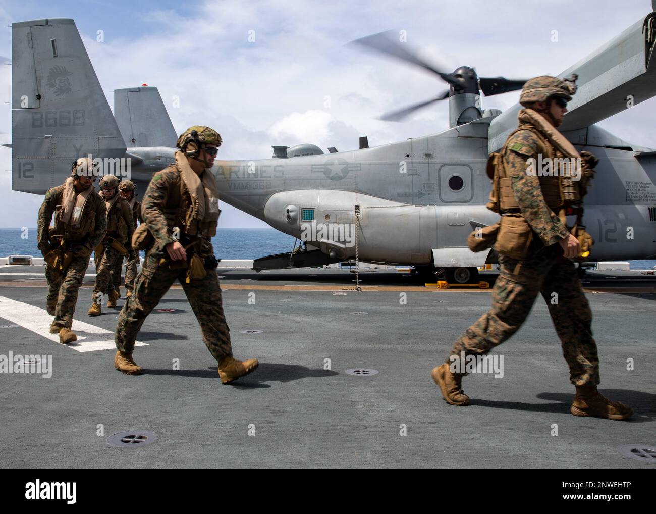 U s sailor on leave hi-res stock photography and images - Alamy