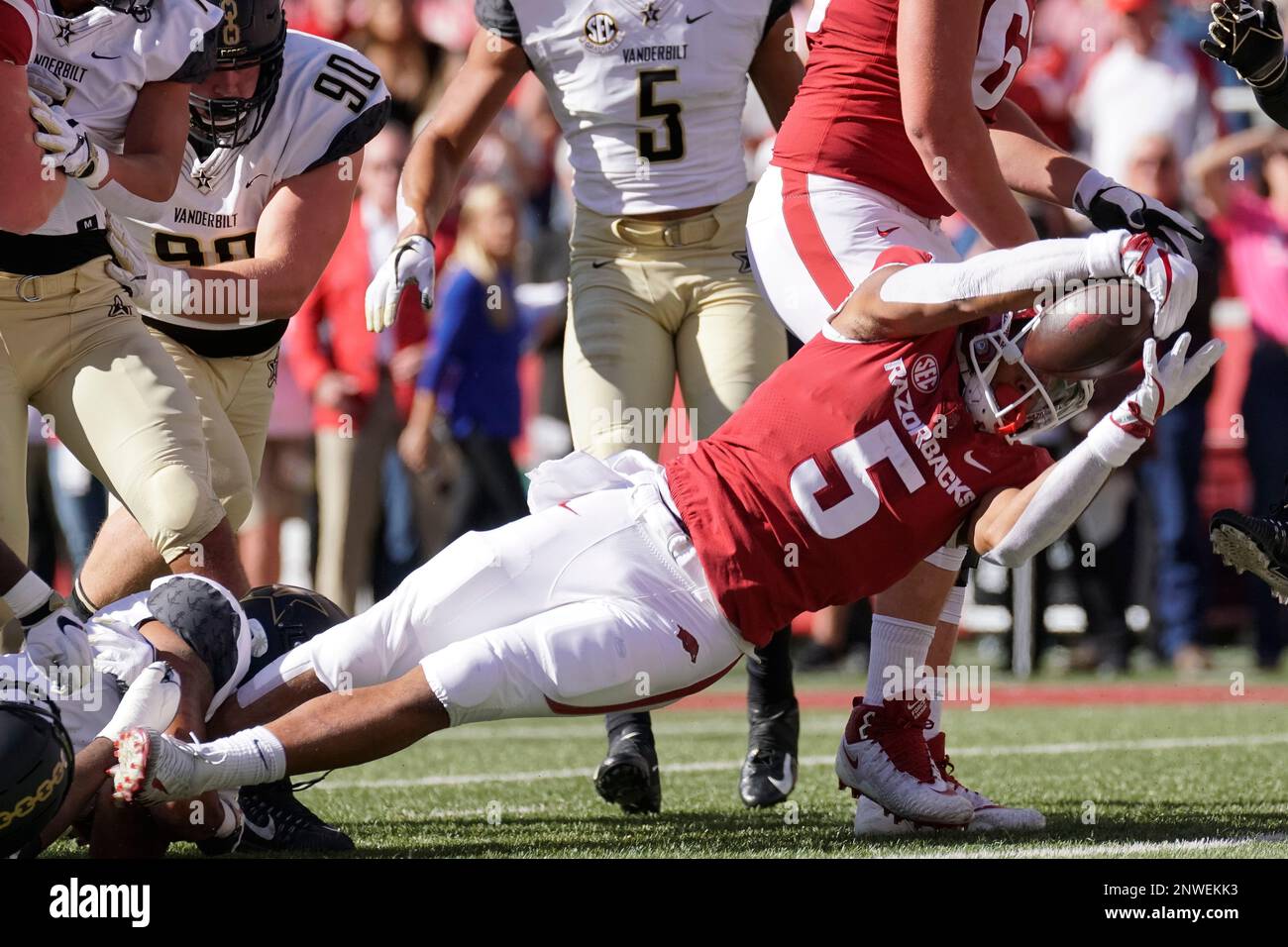 FAYETTEVILLE, AR - OCTOBER 27: Arkansas Razorbacks running back Rakeem ...
