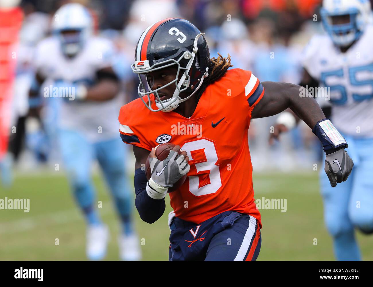 CHARLOTTESVILLE, VA - OCTOBER 27: Virginia quarterback Bryce Perkins (3 ...