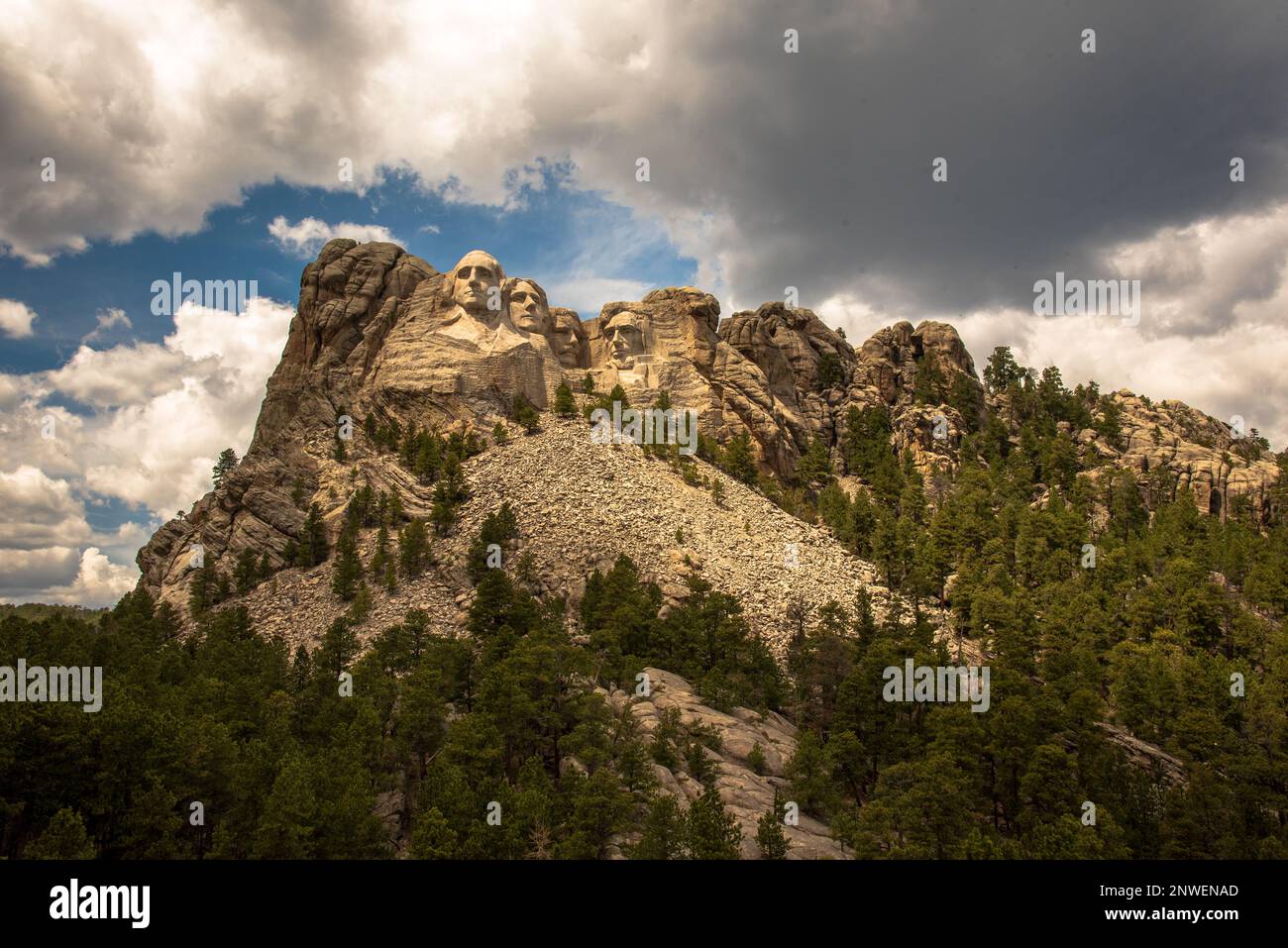 Road to mount rushmore hi-res stock photography and images - Alamy