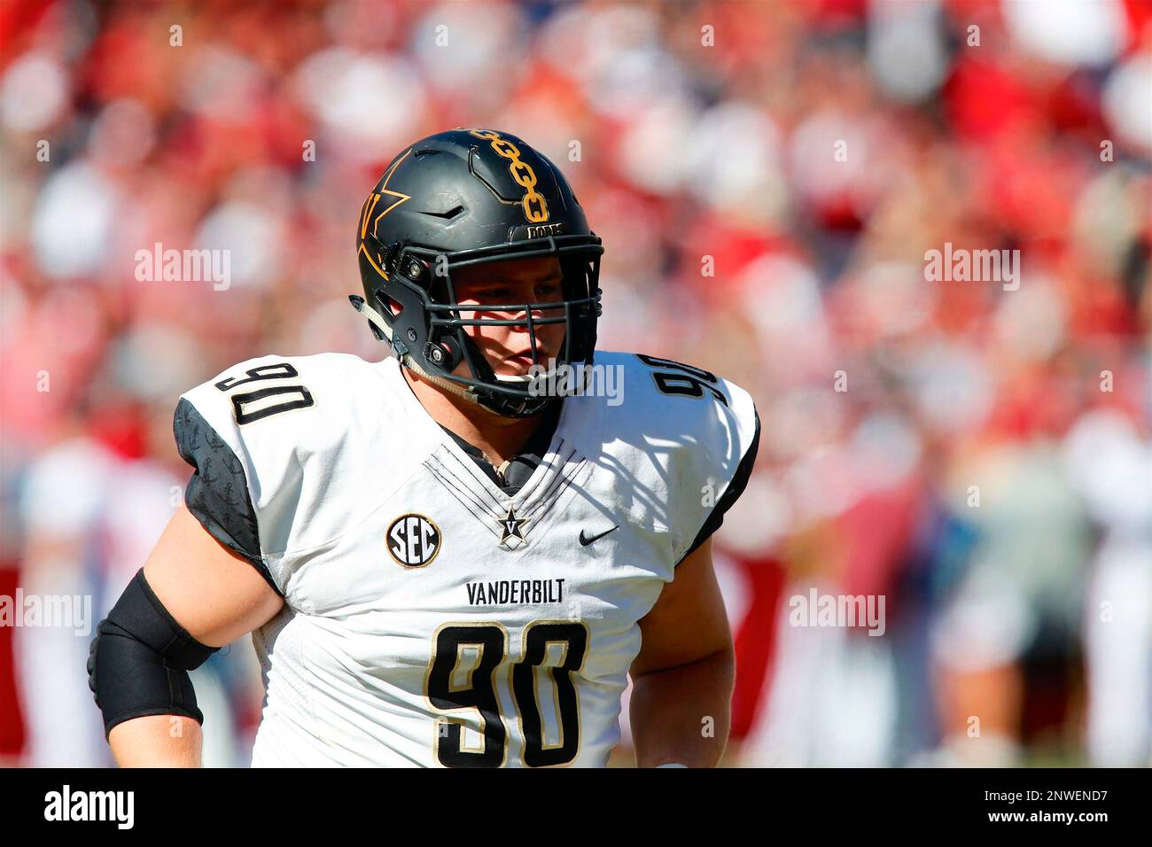 Oct 27, 2018: Cameron Tidd #90 Commodores defensive lineman comes ...