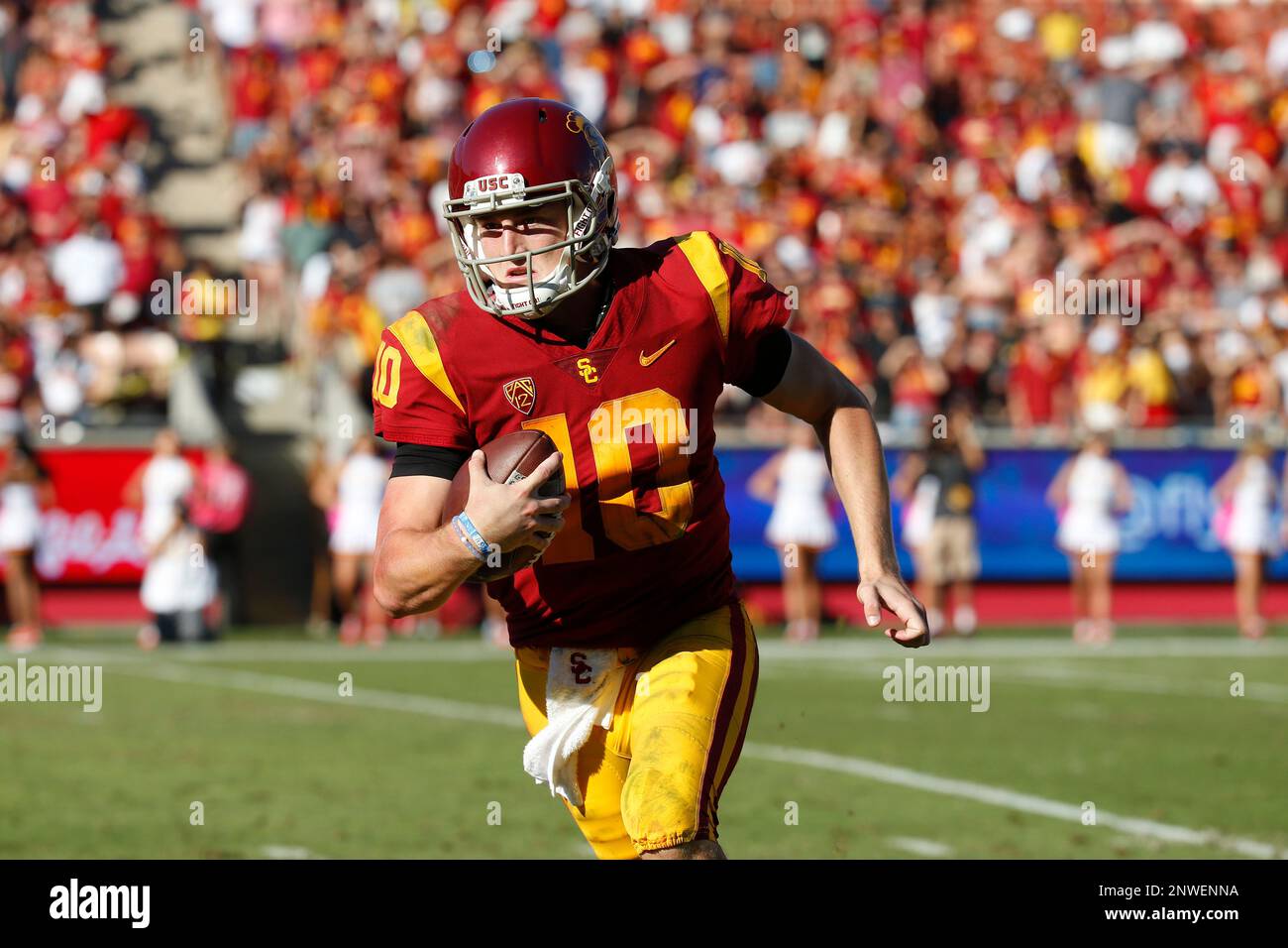 October 27, 2018 USC Trojans quarterback Jack Sears #10 scrambles with ...