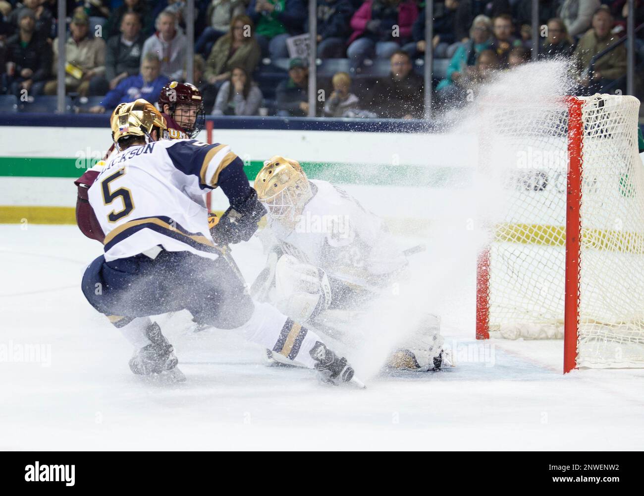 October 27, 2018: Notre Dame goaltender Cale Morris (32) makes the save ...